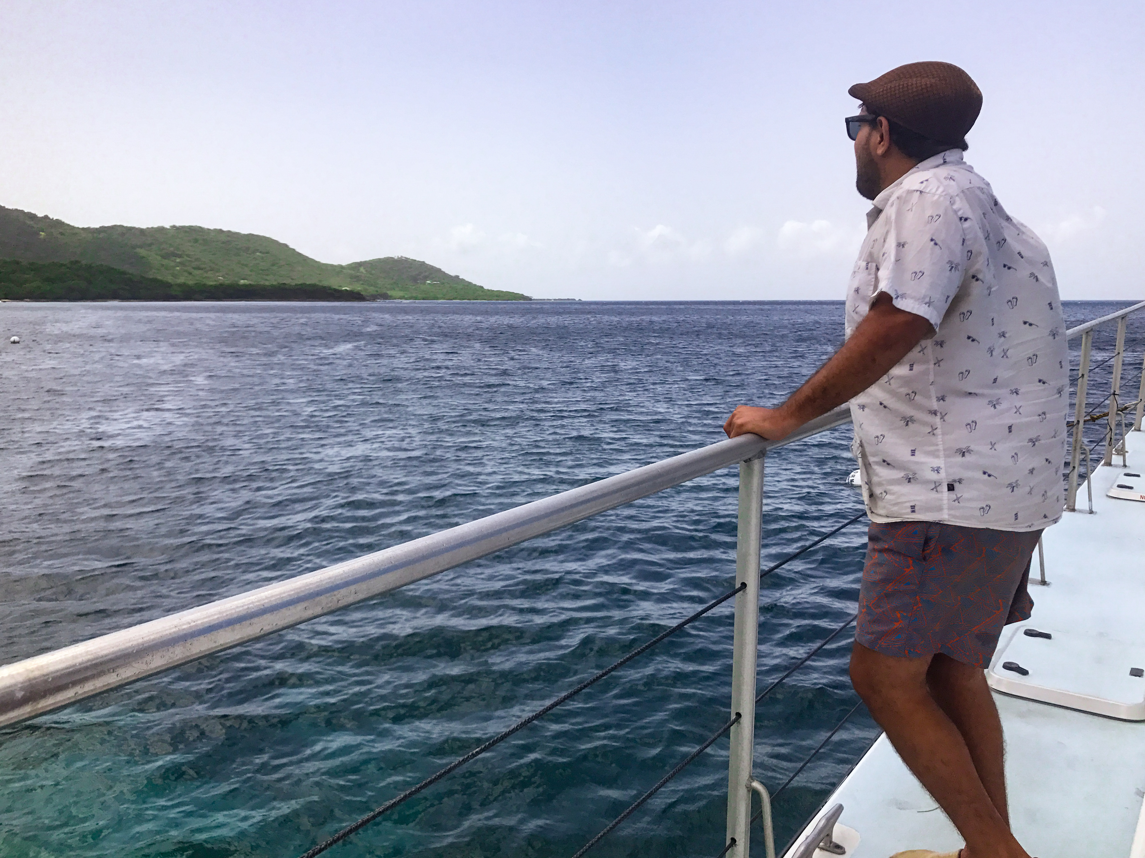 Catamaran hacia la Isla de Culebra – Viajando Alrededor